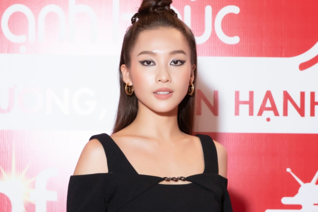 Khả Ngân phản hồi tin đồn "phim giả tình thật" với bạn diễn Thanh Sơn ...