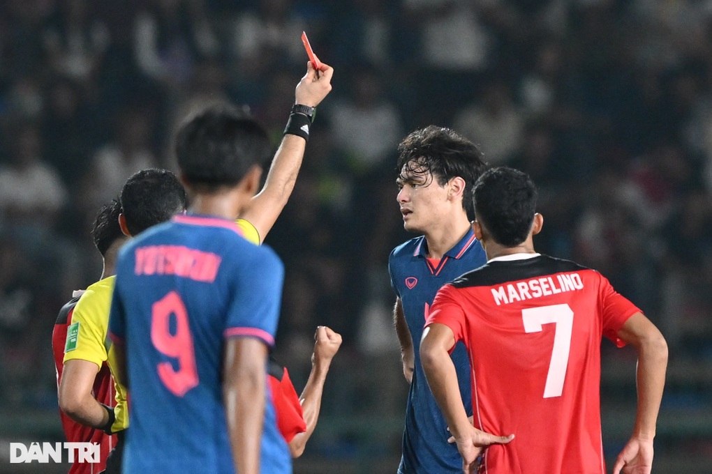 Sau vụ ẩu đả với Indonesia, Khemdee chia tay đội tuyển Thái Lan | Báo ...