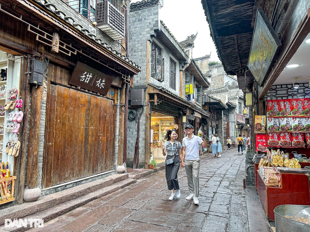 Tour Trung Quốc Phượng Hoàng Cổ Trấn "hút" khách Việt | Báo Dân trí