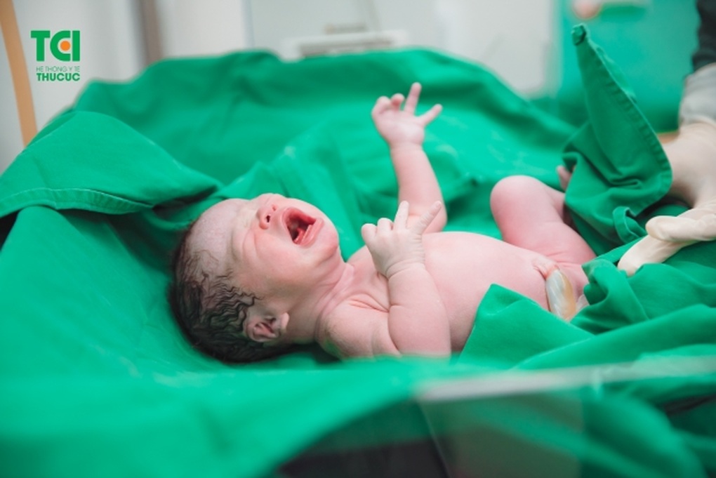 Cứu nguy kịp thời thai nhi bị dây rốn quấn cổ 3 vòng, suy thai | Báo Dân trí