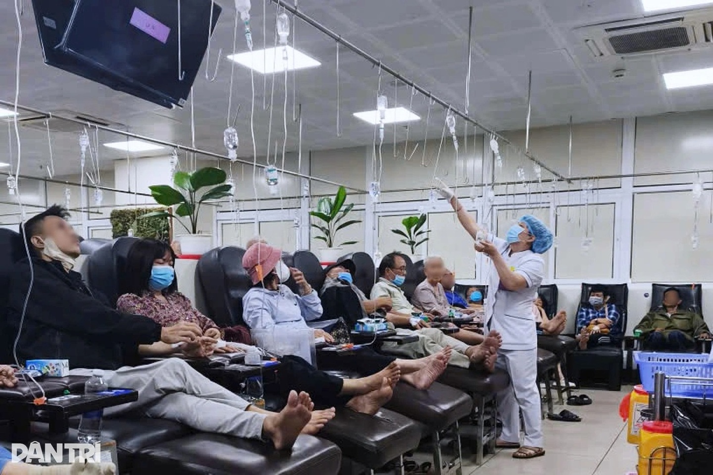 Cho Ray Hospital runs over 30 international cancer drug trials