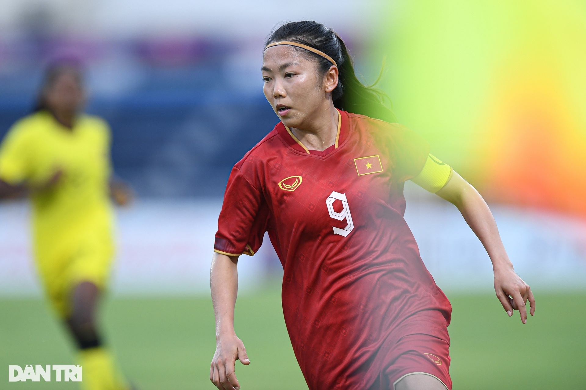 Huỳnh Như xâu kim, làm khổ đối thủ trong chiến thắng 3-0 của nữ Việt ...