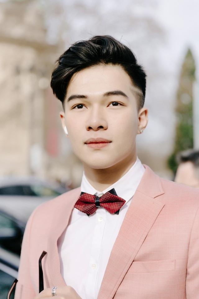 Kha V Chia S H nh nh D Tu n L Th i Trang Paris Gi a D ch Covid 19 kha-v-chia-s-h-nh-nh-d-tu-n-l-th-i-trang-paris-gi-a-d-ch-covid-19
