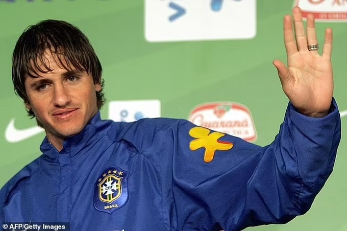 Cuộc sống của các ngôi sao từng giúp Brazil vô địch World Cup 2002 ...