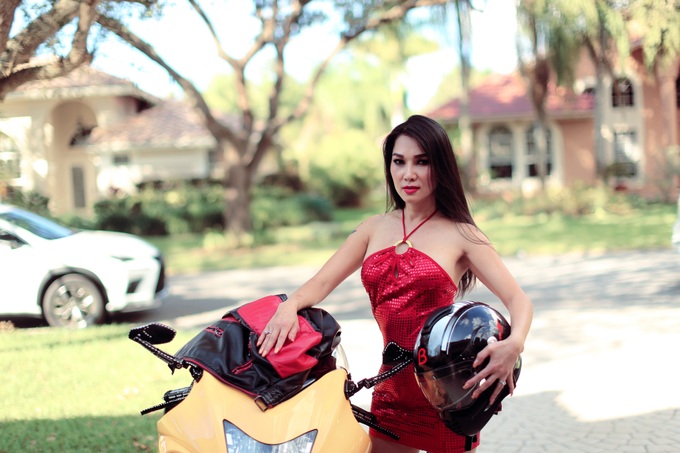 Ca sĩ Kavie Trần khoe dáng bên dàn mô tô, trải lòng sau biến cố tình ...