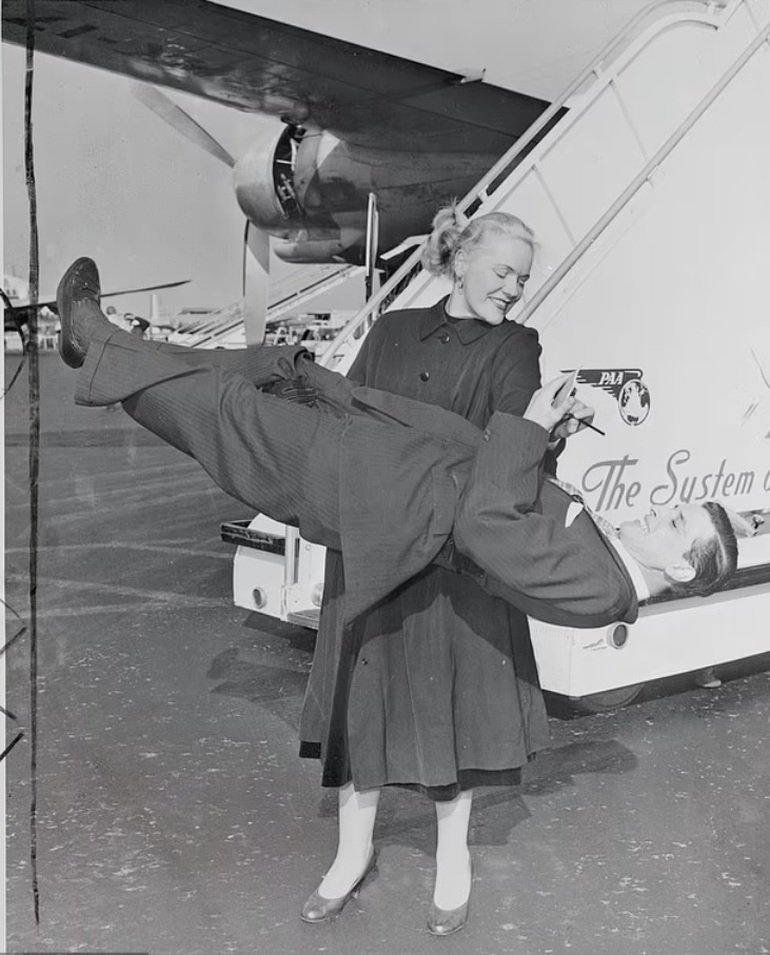 Cuộc đời của Joan Rhodes - nữ lực sĩ khỏe mạnh và duyên dáng nhất | Báo ...