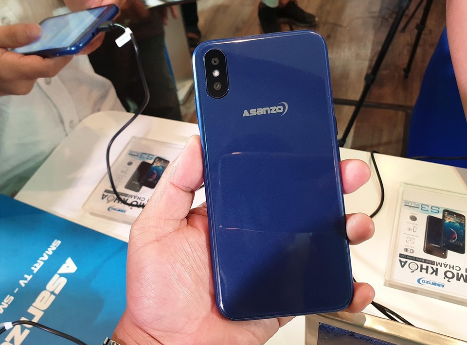 Asanzo tung smartphone camera kép giá dưới 3 triệu đồng | Báo Dân trí