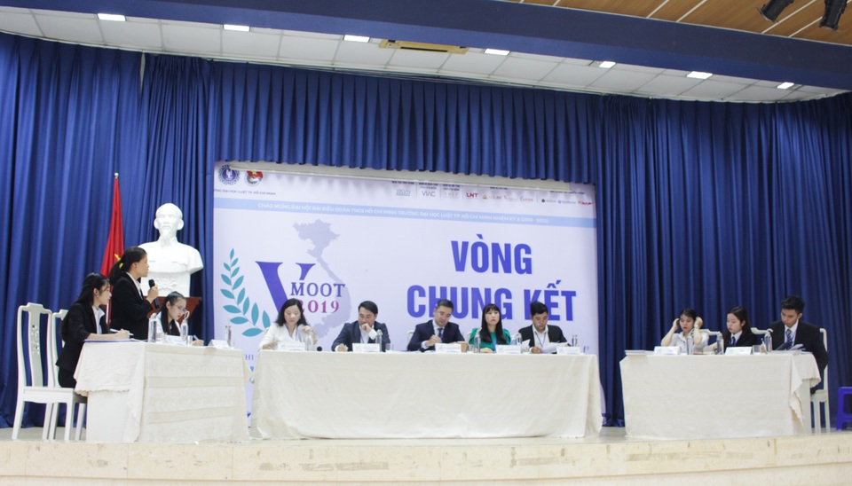 ĐH Quốc gia Hà Nội vô địch cuộc thi Phiên tòa giả định Vmoot năm 2019 ...