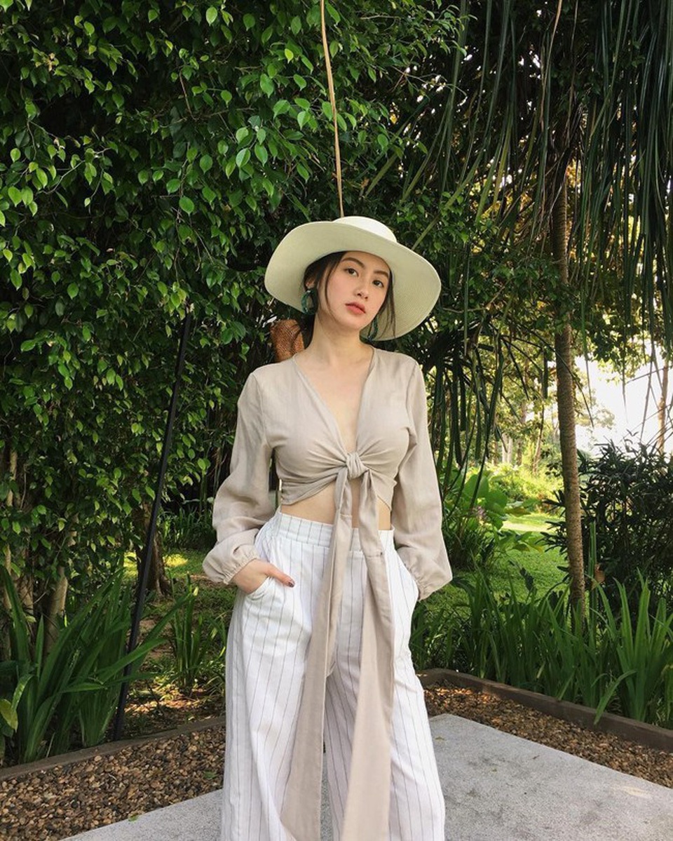 Vẻ đẹp không thể rời mắt của "đệ nhất hot girl Lào" | Báo Dân trí