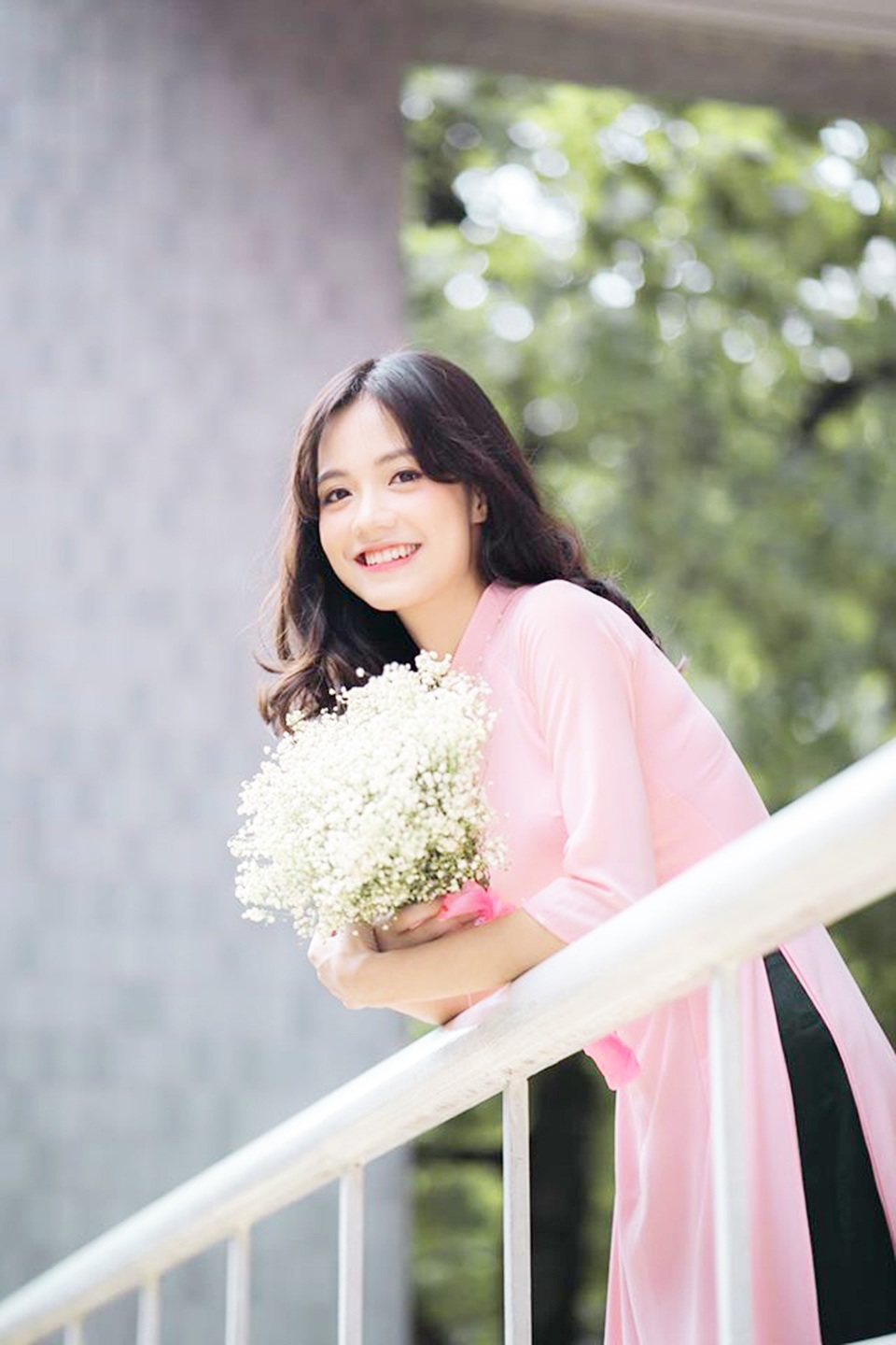 Cựu nữ sinh xinh xắn, sở hữu bảng điểm xứng danh “con nhà người ta ...