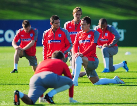 Chùm ảnh: Nhìn lại sự nghiệp lẫy lừng của Terry ở ĐT Anh | Báo Dân trí