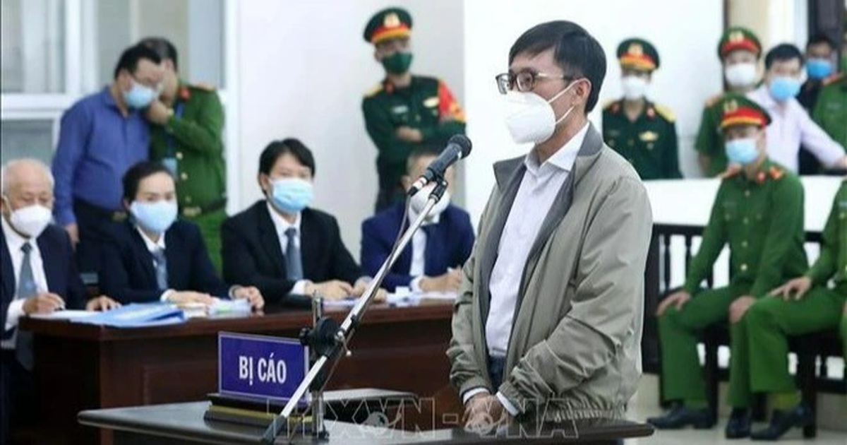 Cựu Phó Tổng cục trưởng Tình báo Nguyễn Duy Linh lĩnh 14 năm tù