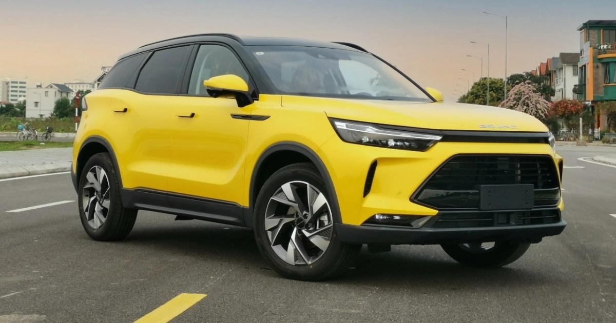 Hơn 700 triệu đồng, có nên mua Beijing X7 "lướt" đời 2021? | Báo Dân trí