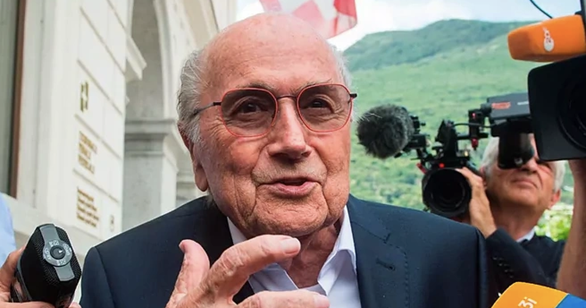 Cựu Chủ tịch FIFA Blatter lại phát biểu sốc về World Cup 2022 | Báo Dân trí