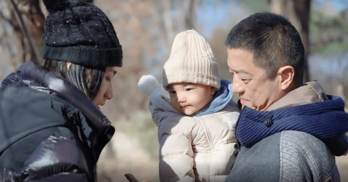 "Lệnh Hồ Xung" Lý Á Bằng rời biệt thự sang trọng, về quê cùng vợ con ...