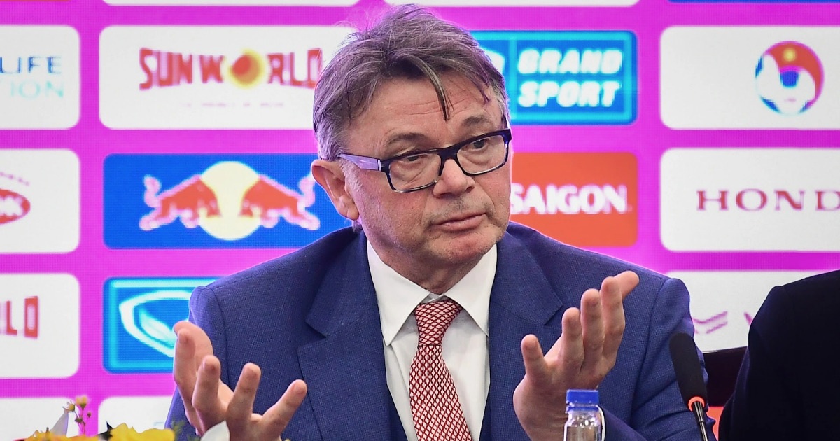 U23 Việt Nam tập vào giờ lạ dưới thời HLV Philippe Troussier | Báo Dân trí