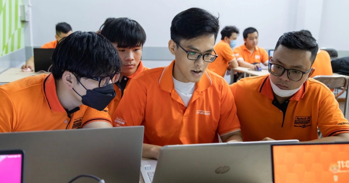 FPT Aptech cập nhật chương trình đào tạo lập trình viên 2023 | Báo Dân trí